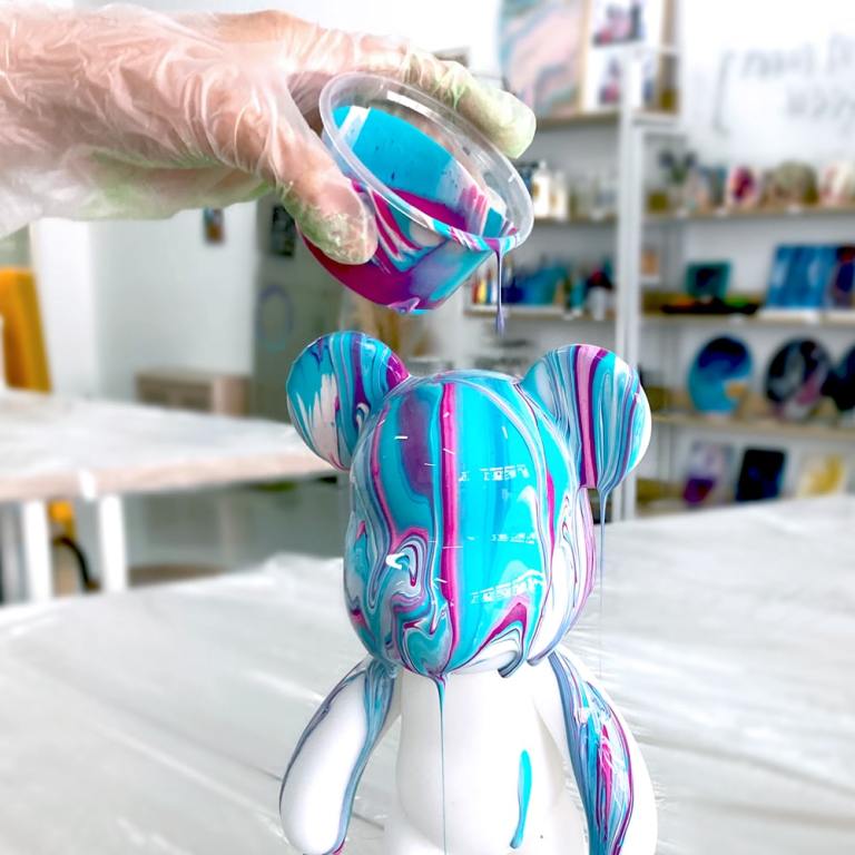 Pour Art Kids Session – SPLATTER ART STUDIO